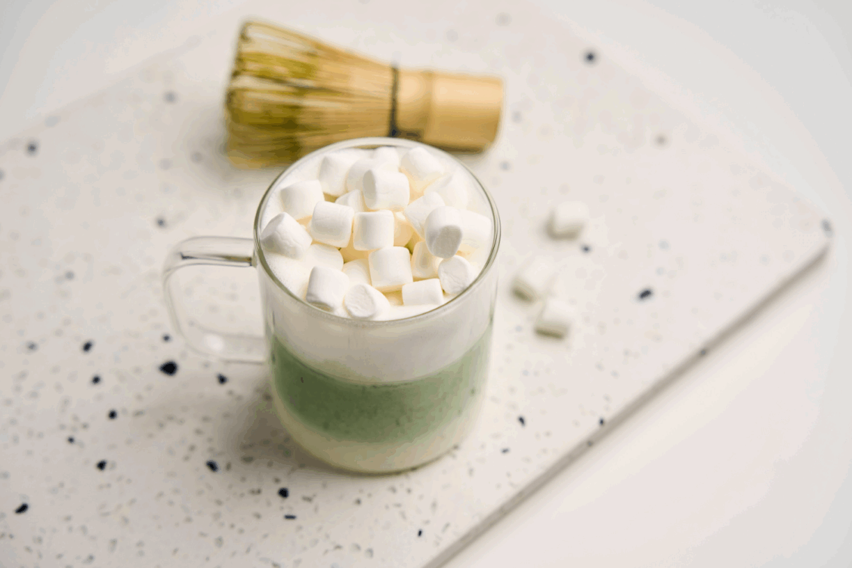 White chocolate with matcha and marshmallows - Moya Matcha